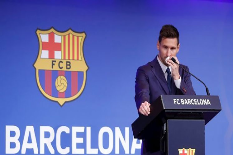 A sad Messi says goodbye to Barcelona - Prensa Latina
