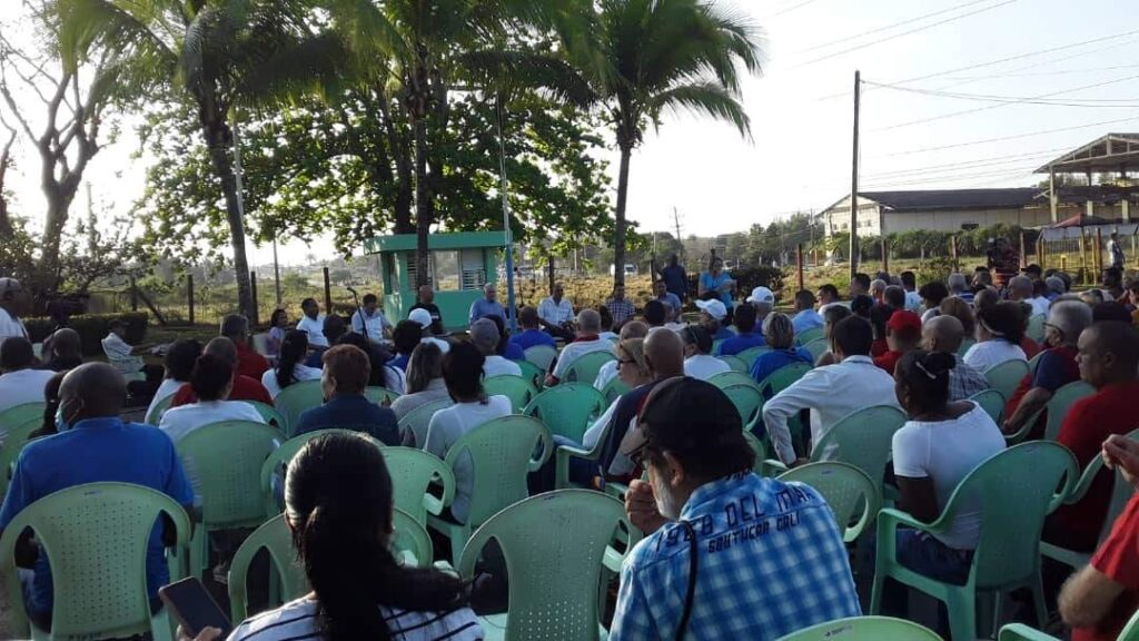 President Diaz-Canel meets with construction workers in central Cuba ...