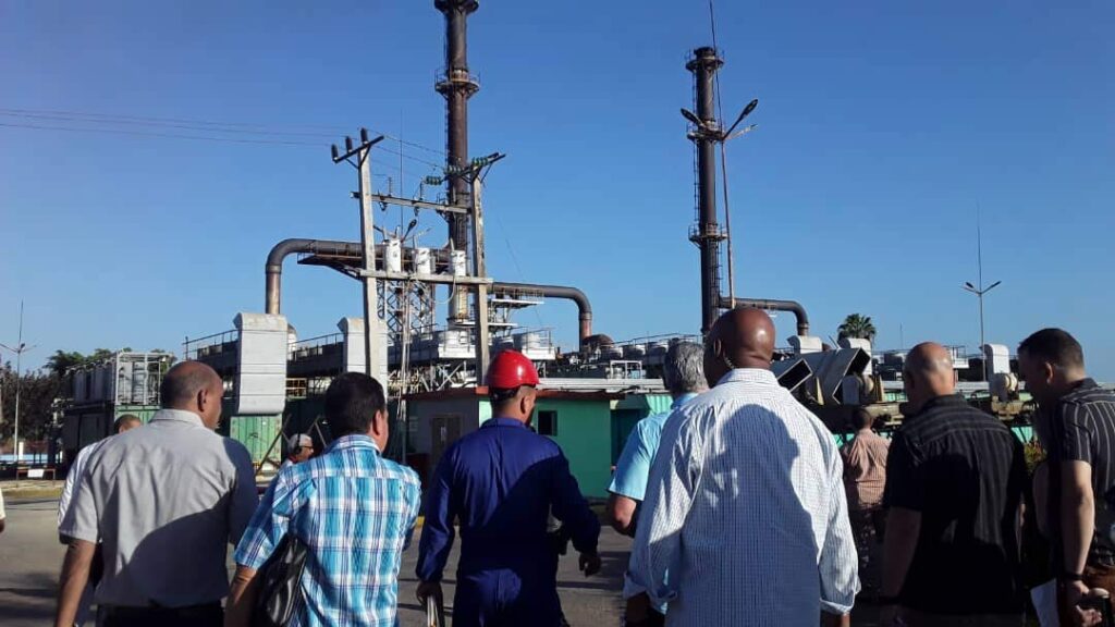 Cuban president praises workers from power generation sector (+Photos ...