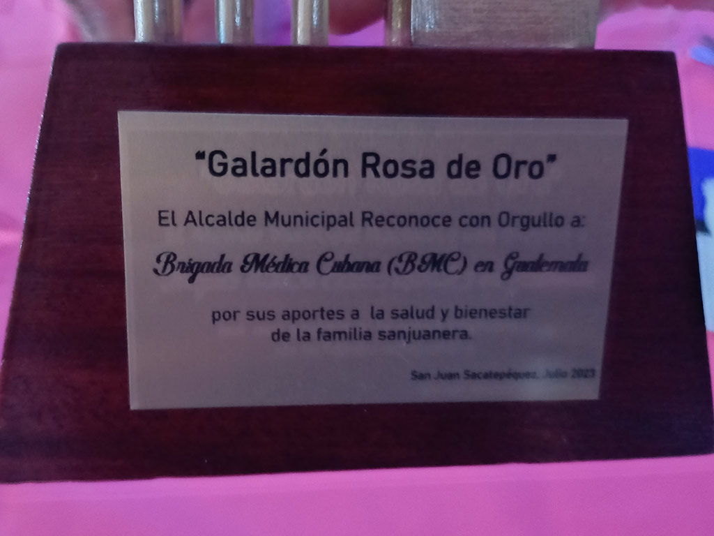 Cuban medical brigade in Guatemala receives Golden Rose award (+Photos ...
