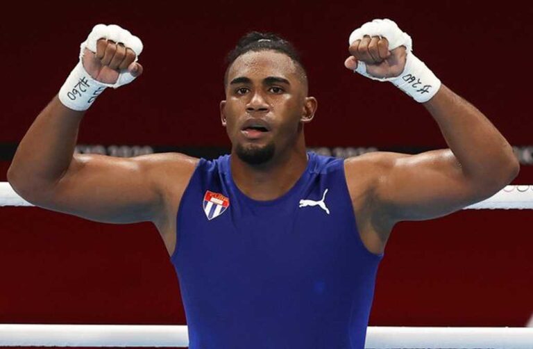 Cuban boxer Arlen Lopez wins fight in Paris - Prensa Latina