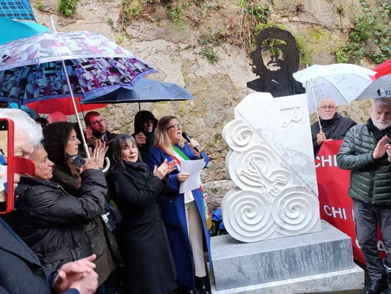Sculpture in memory of Commander Che Guevara unveiled in Italy - Prensa ...