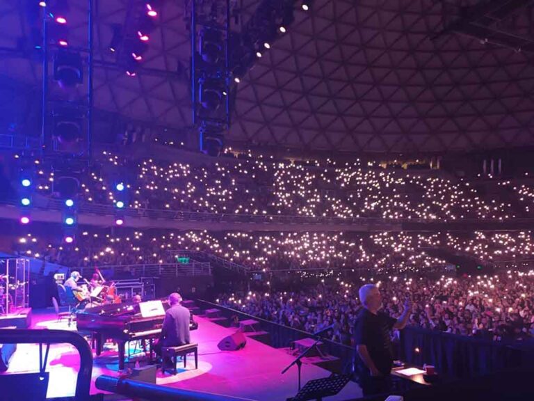 Silvio Rodriguez rocks Chile, pays tribute to Victor Jara (+Photos ...